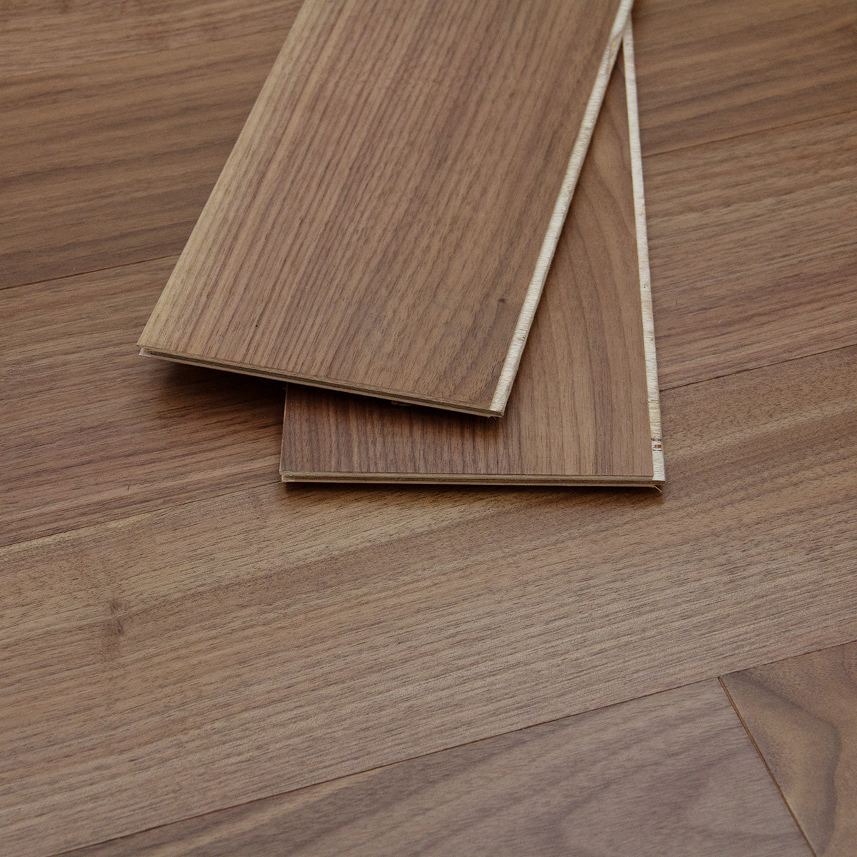 Smooth Natural Walnut – LuxeWall